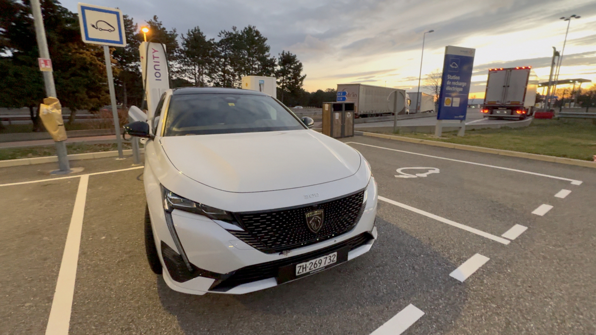 VE : Adieu Zoé, carton du Model Y, Ford Explorer, bornes, Jeep Wagoneer ...