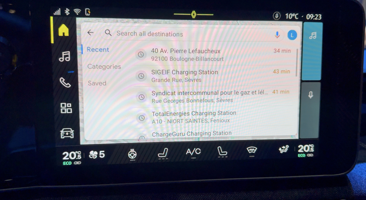 Renault 5 électrique : Streaming, CarKey, jeux vidéo... quelle connectivité dans la R5 ? (interview)