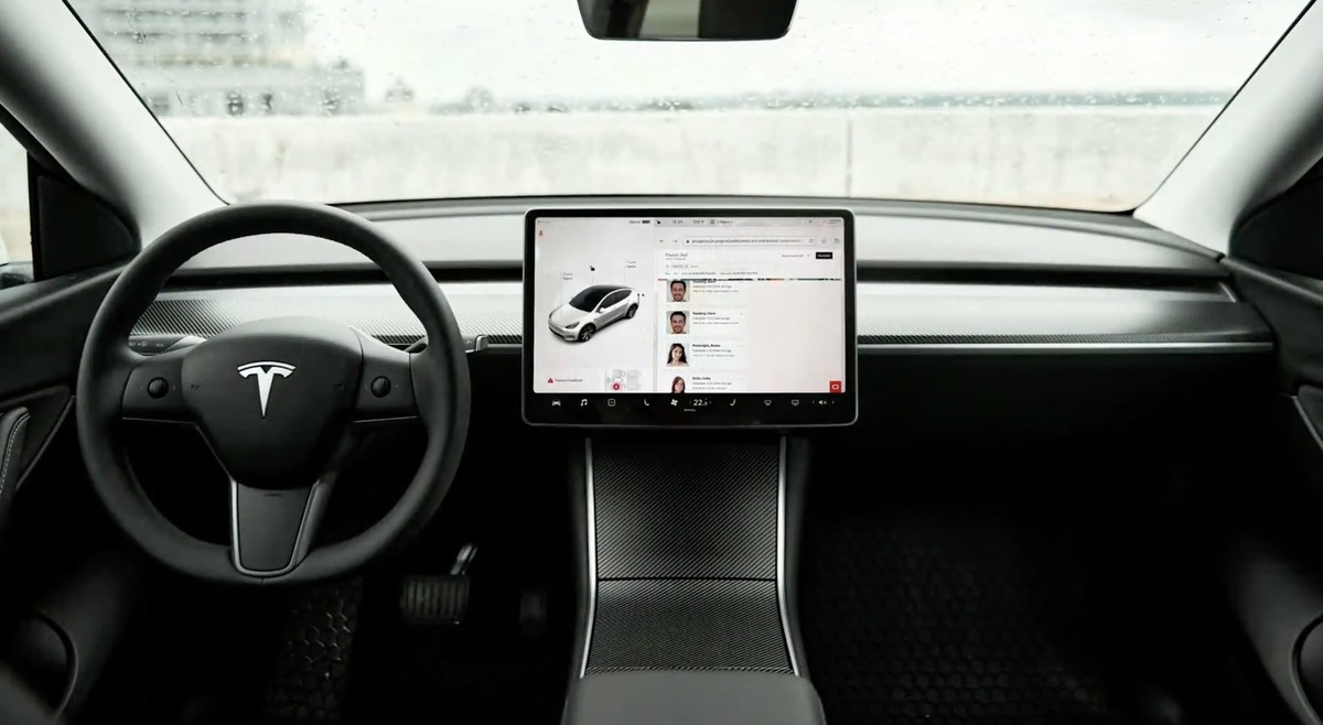 Quel est le point commun entre le Tesla Cybertruck, Oracle et la police ...