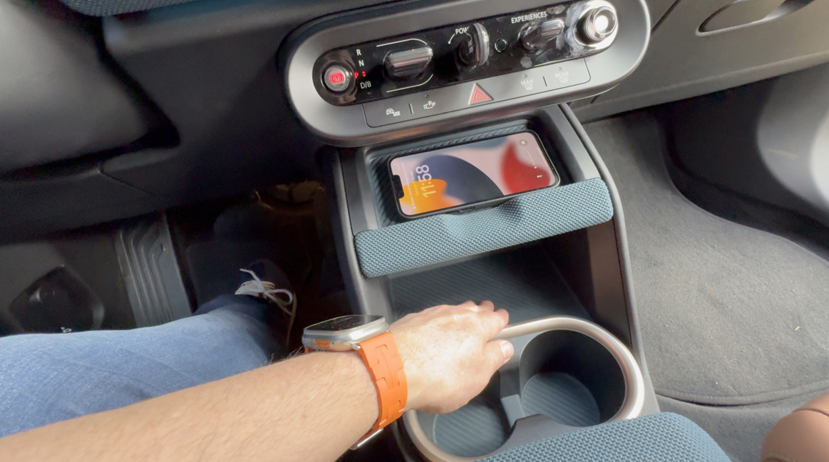 Essai Mini Countryman 2024 : électrique, CarKey, écran rond, conduite autonome... la révolution