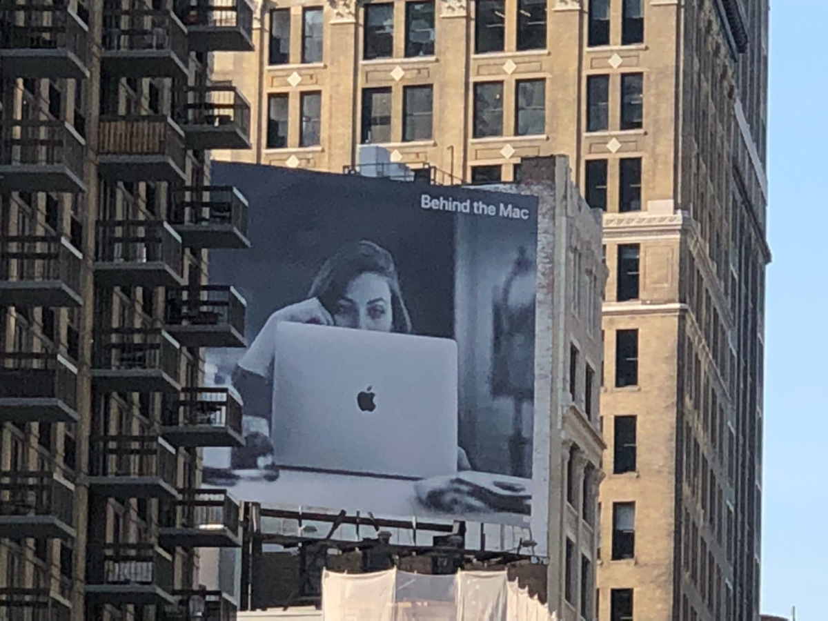 L'image du jour : le Mac s'affiche en grand sur les immeubles de New York