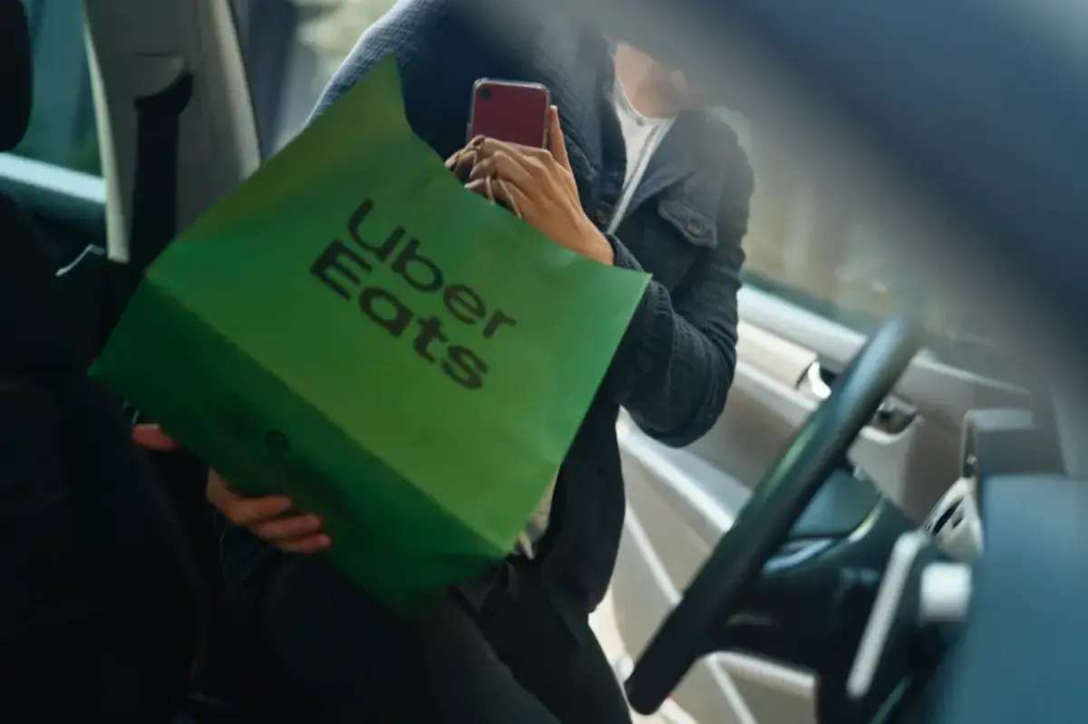 Escroquerie parisienne à Uber Eats : plus de 2,4 millions d'euros en repas