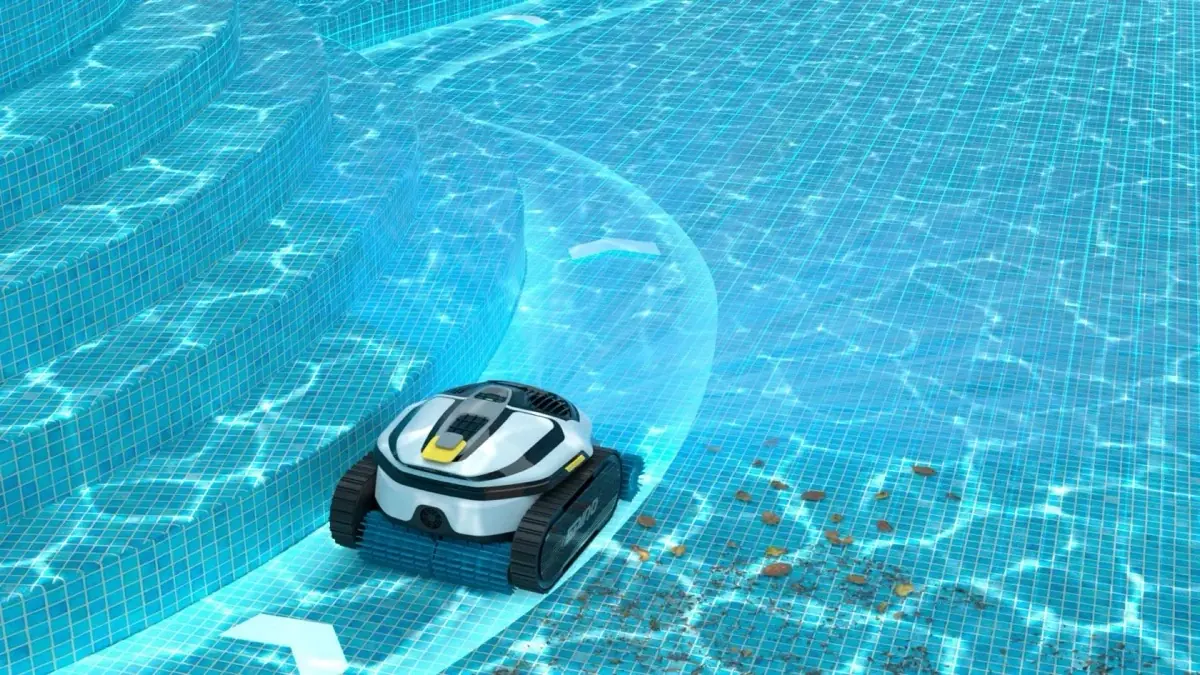 Mammotion SPINO S1 Pro : ce robot piscine sort tout seul de l'eau pour ...
