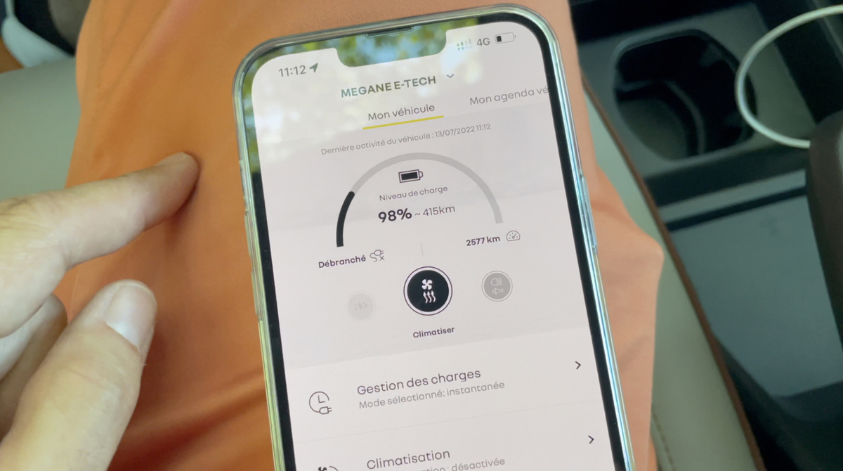 Renault 5 électrique : Streaming, CarKey, jeux vidéo... quelle connectivité dans la R5 ? (interview)