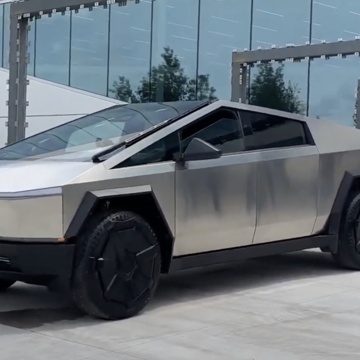 Le Tesla Cybertruck va coûter beaucoup plus cher que prévu