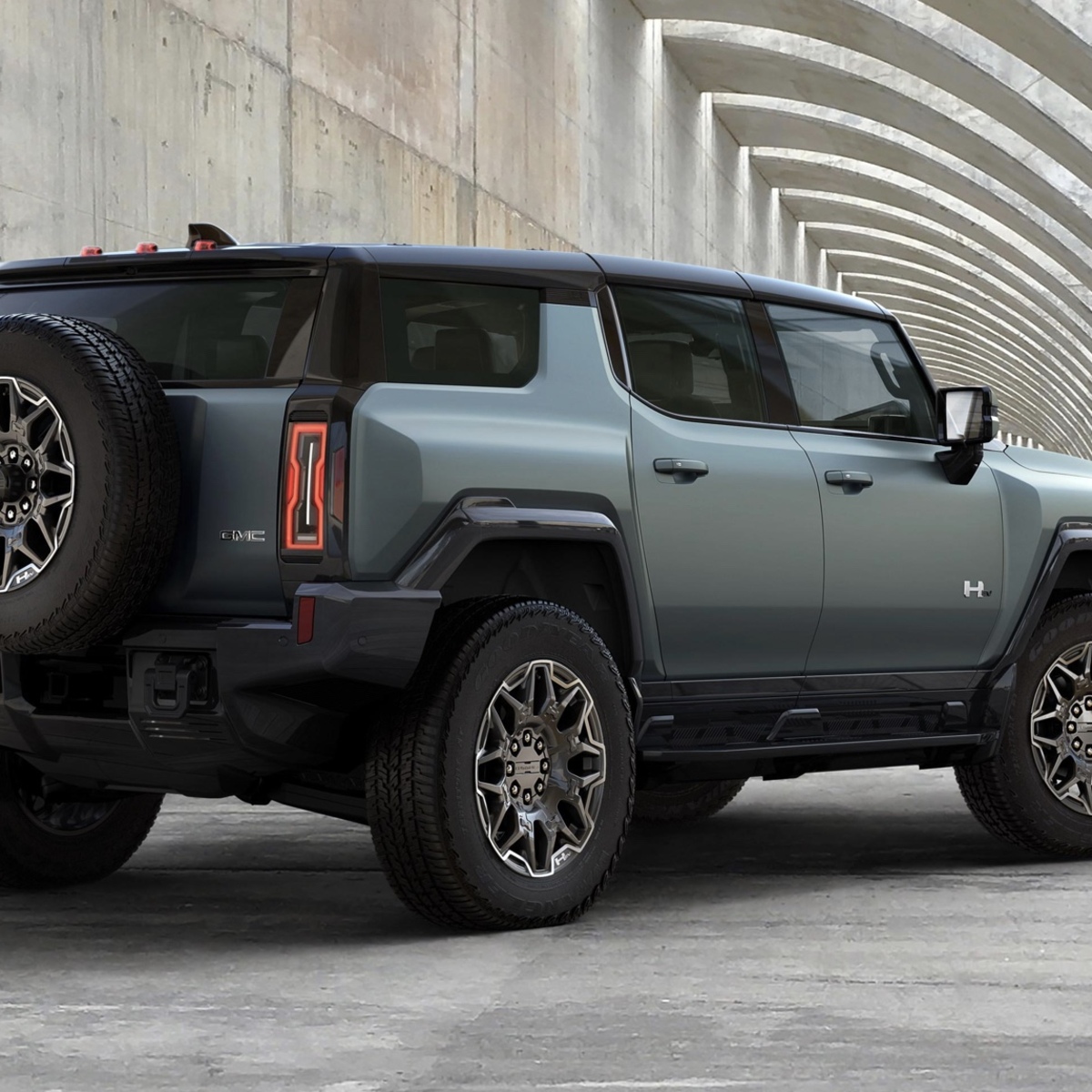 VE : le Hummer EV tente de rivaliser avec le Tesla Cybertruck (480Km ...