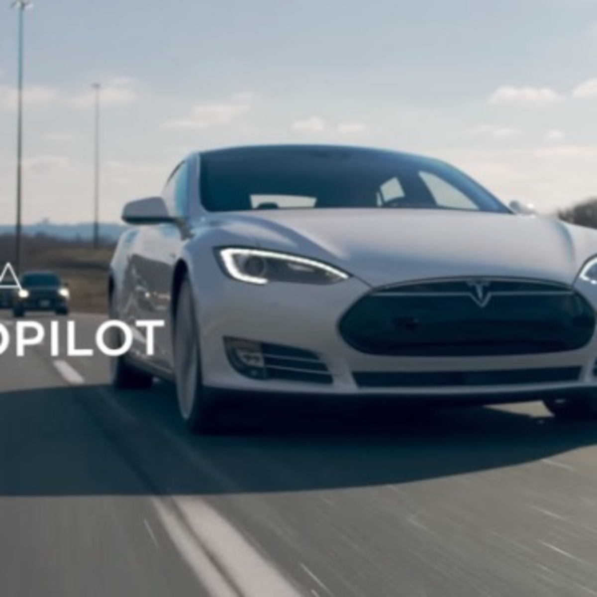 Quand Tesla fait la pub de son système de pilotage automatique (vidéo)