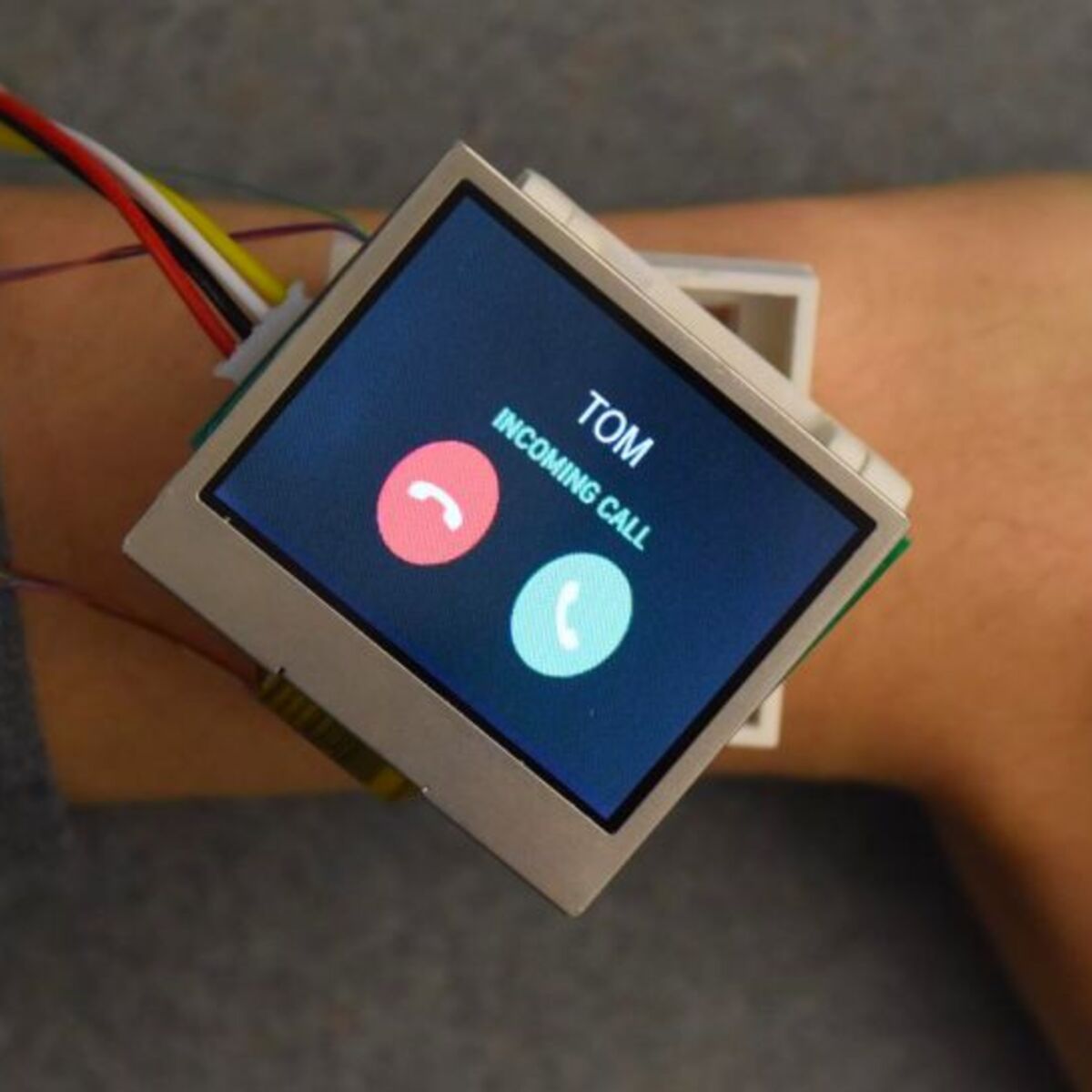 La vidéo du jour : un prototype de smartwatch qui suit le regard de son ...