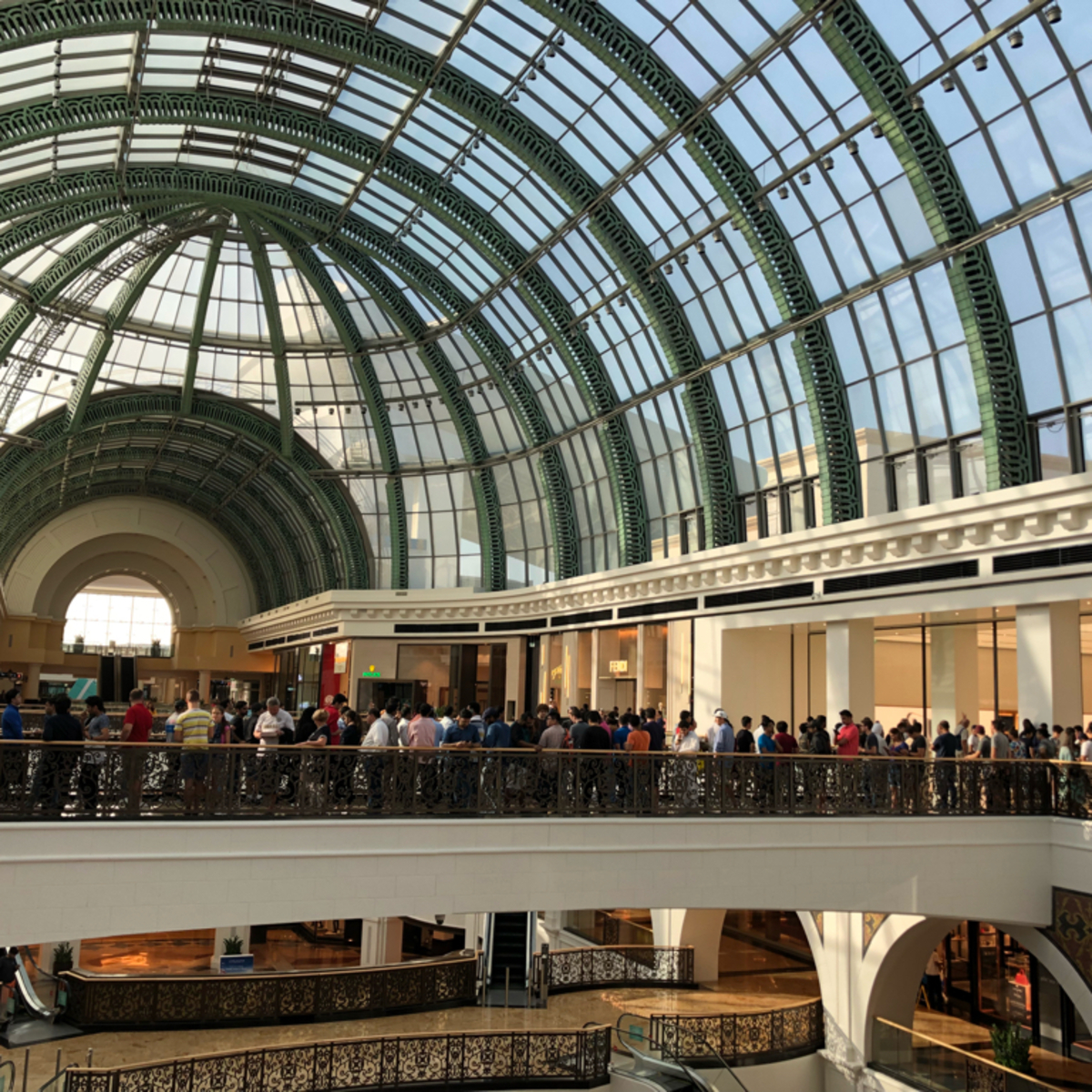 iPhone X : tour du monde des files d'attente devant les Apple Store