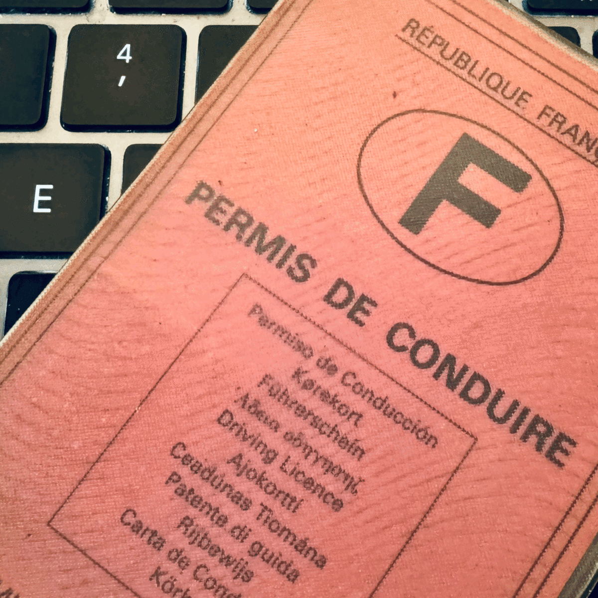 Le permis de conduire numérique est disponible en France