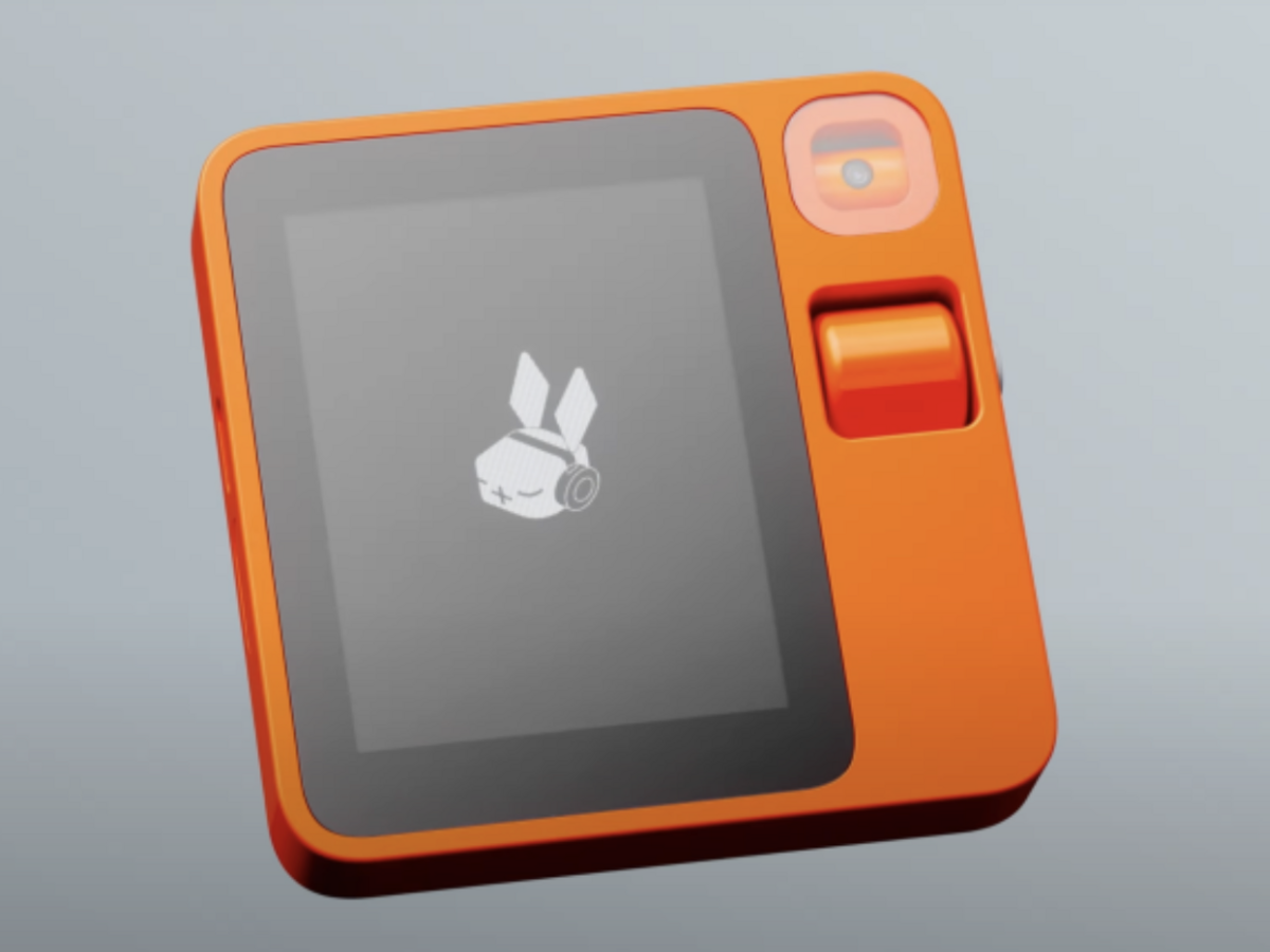 Le Rabbit R1 veut réussir là où Siri, Alexa et Google Assistant ont ...