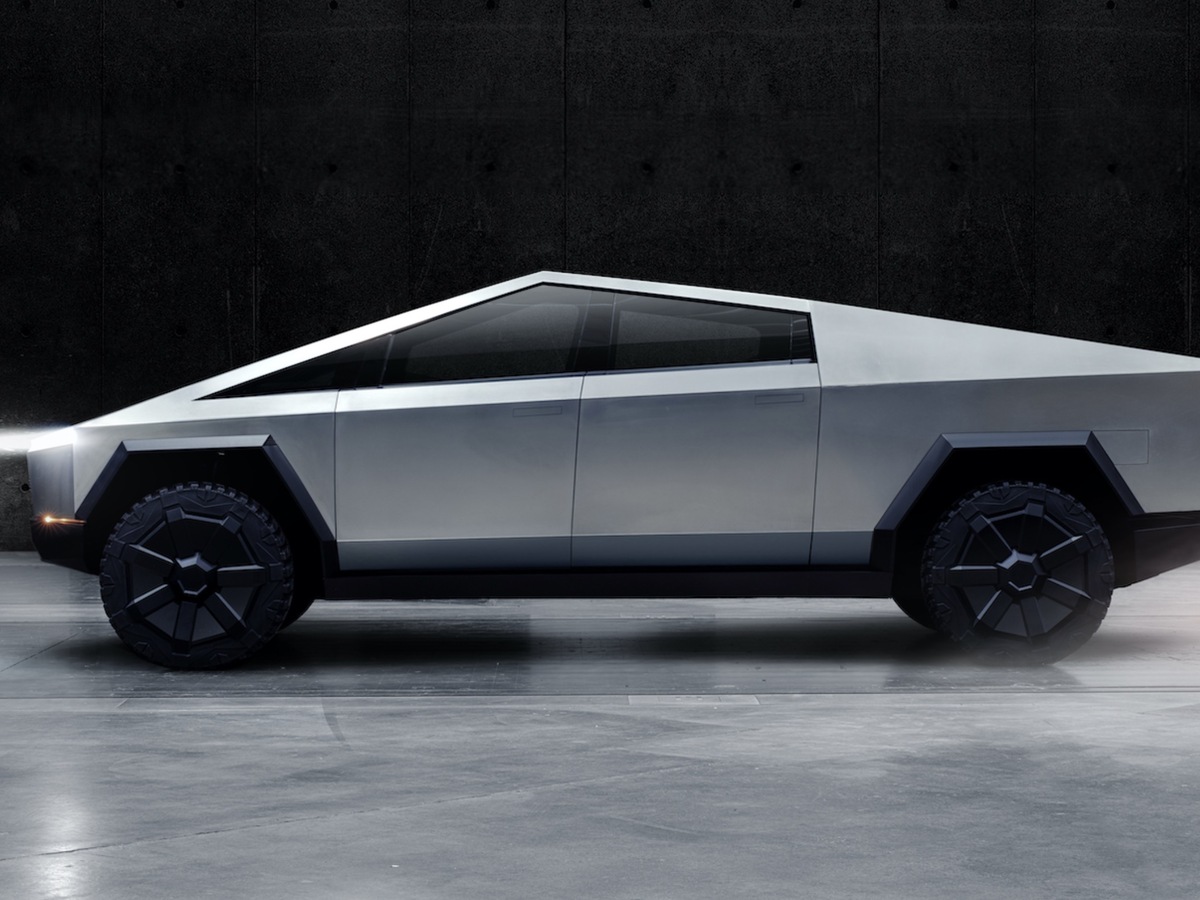 Tesla présente son Cybertruck, un 4x4 futuriste avec 800Km d'autonomie ...